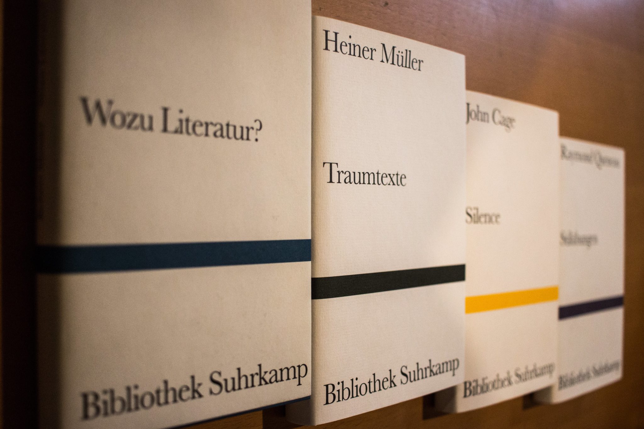 Bibliothek Suhrkamp im Schaufenster – Labyrinth